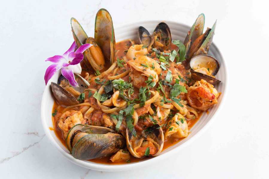 Gallery | Spruzzo Restaurant & Bar - Palisades