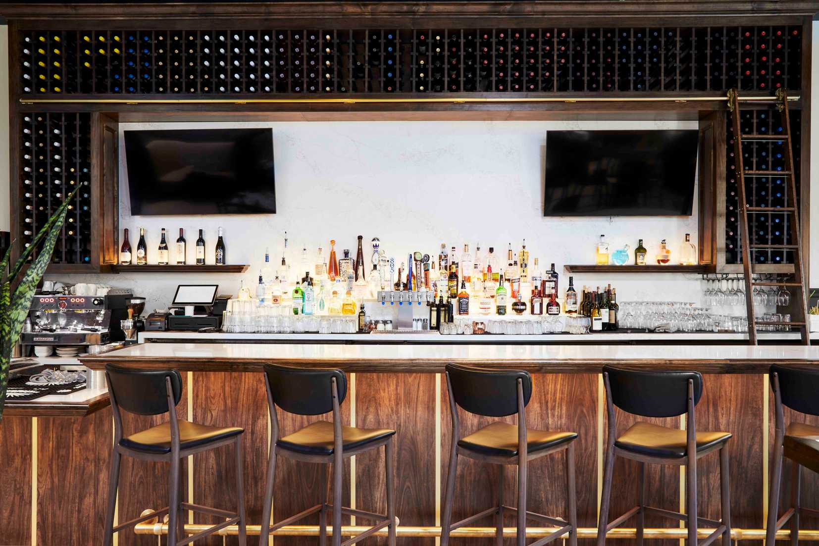 Gallery | Spruzzo Restaurant & Bar - Palisades